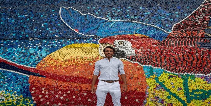 Olivares presentó el mural de tapas plásticas más grande del mundo ...