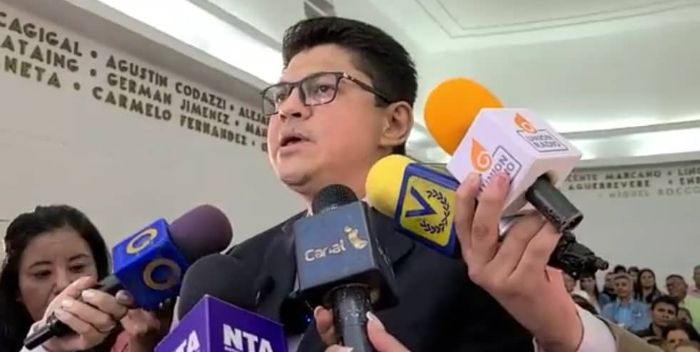 Empresario César Almeida se mete en la carrera de la primaria ...