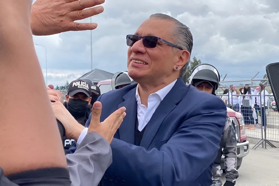 Glas pide a tribunal que Ecuador lo entregue a México - Notiespartano