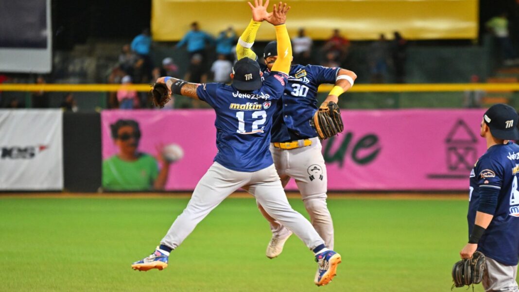 Magallanes apabulló a Caribes en el comienzo de la final - Notiespartano